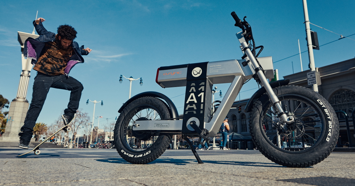 ASYNC A1: Futuristic e-bike with a 150 mile range by ASYNC Ebikes ...