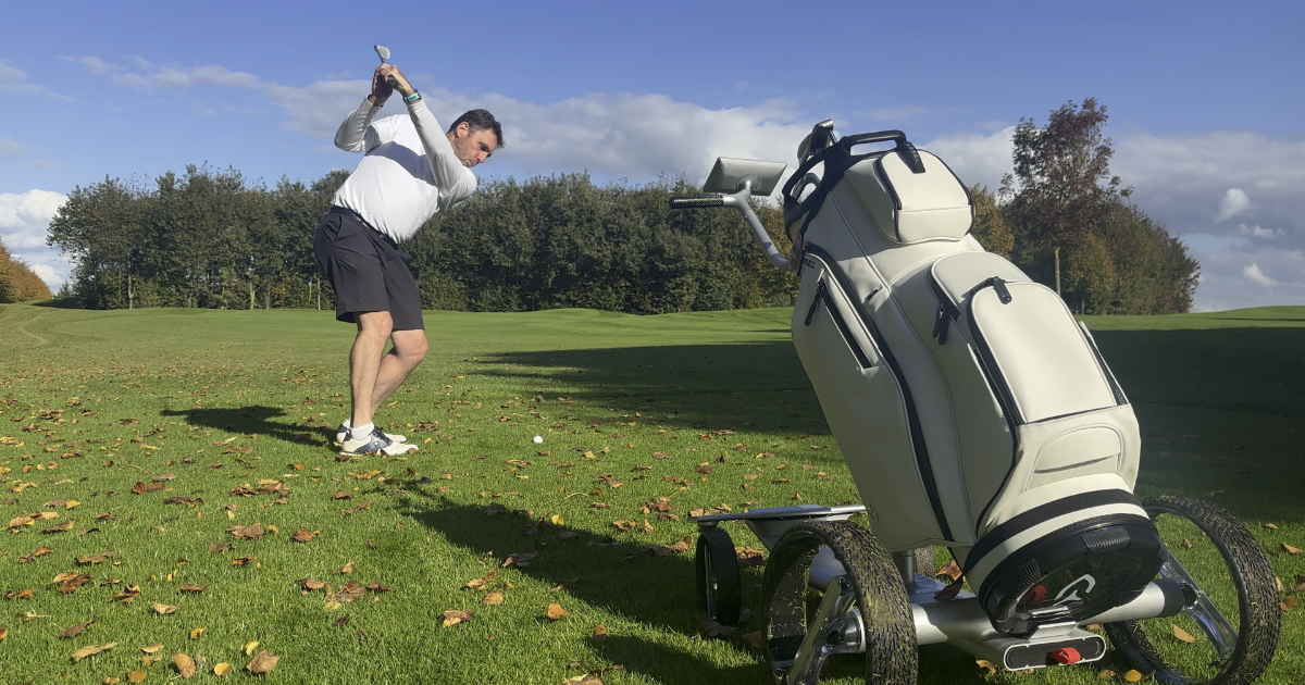 iXi World's First Smart Self-Driving Golf Trolley by Eric Piraux ...