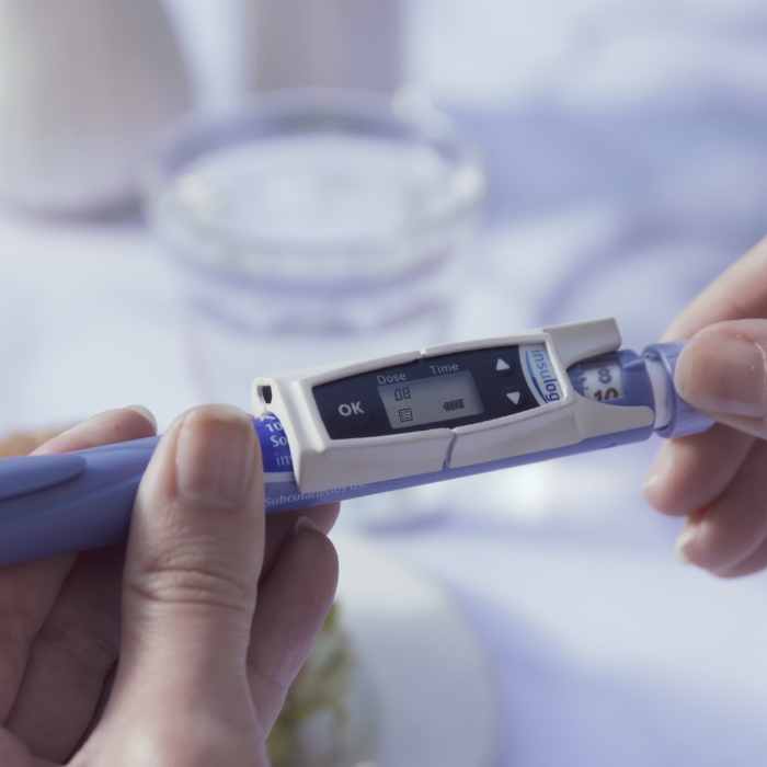Insulog - The Smart Snap-on Insulin Tracker by Menash Michael - Indiegogo