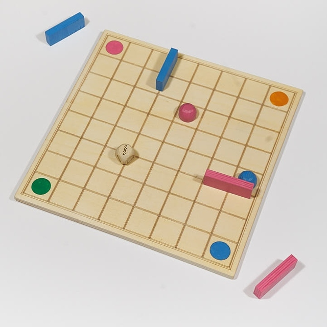 FOUR WALLS, a boardgame for all ages, handcrafted! by Patrick Moraras ...